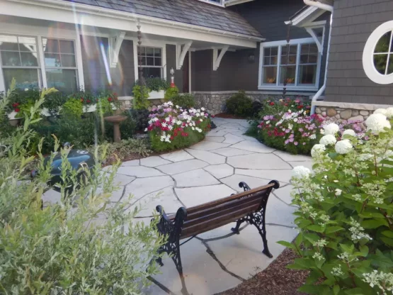 FDL/NSVI - Fond du Lac Flagstone - Curley Brothers Brick & Masonry